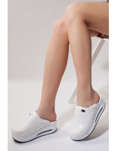 Papuci, șlapi și saboți femei | Noutăți și reduceri - GLAMI.ro