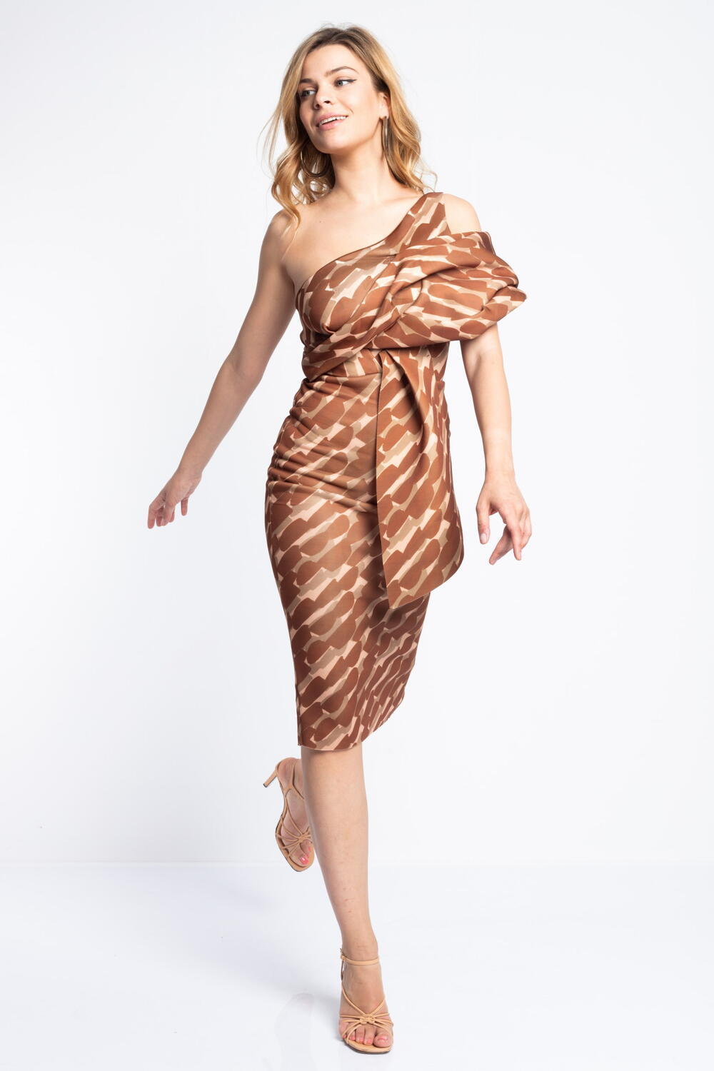 Asos Rochie dama maro cu crapatura la spate si un umar gol - GLAMI.ro