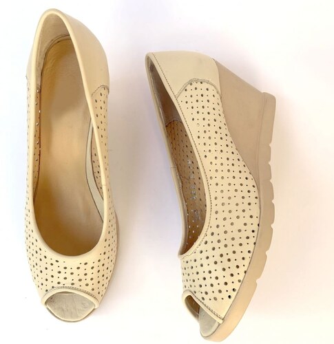 Pantofi piele naturala cu perforatii 5567 bej Dr. Calm - GLAMI.ro