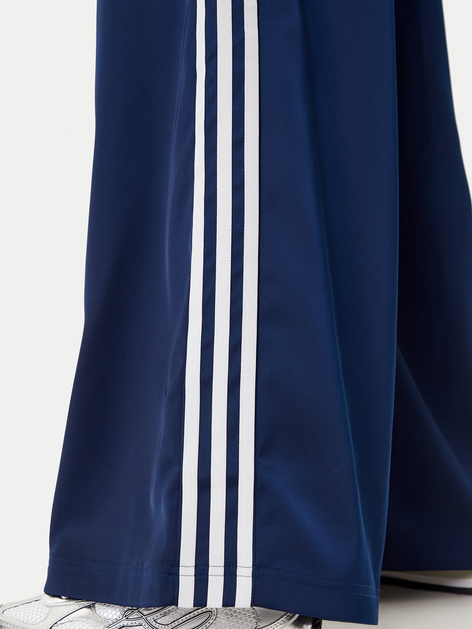 Pantaloni trening adidas - GLAMI.ro