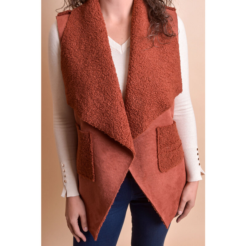 Portul Romanesc Vesta tip cojoc caramizie cu buzunare aplicate si baza ...