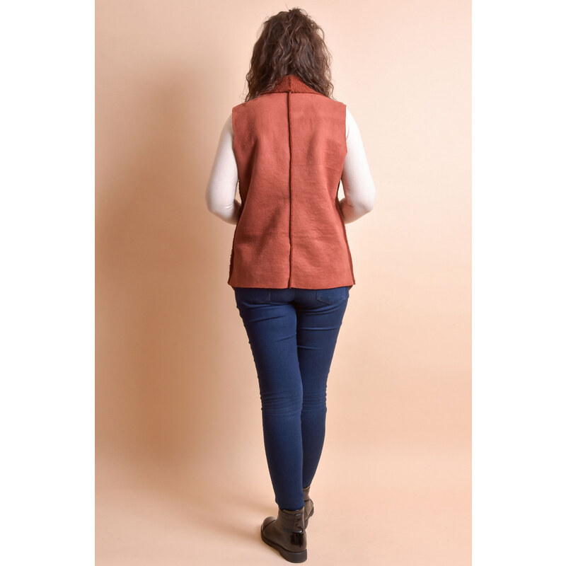 Portul Romanesc Vesta tip cojoc caramizie cu buzunare aplicate si baza ...