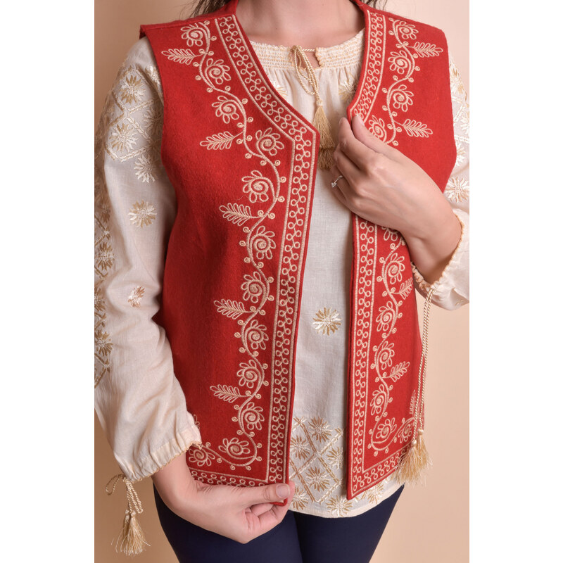 Portul Romanesc Vesta traditionala rosie cu broderie florala crem ...