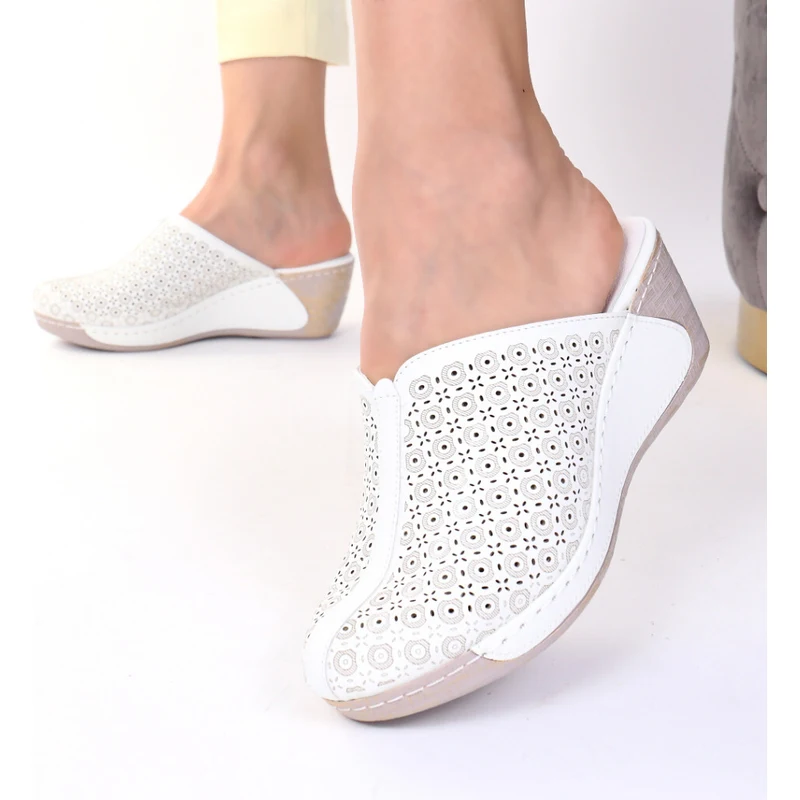 Saboti albi cu platforma Velia - GLAMI.ro