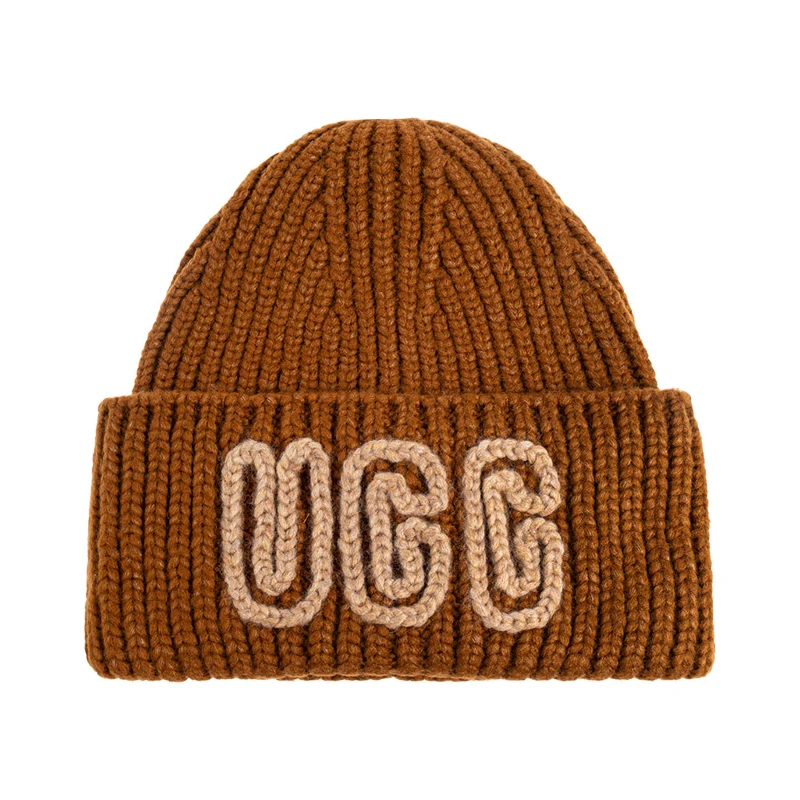 UGG Fes Chunky Crafted Rib Beanie 102345 00K4 deco - GLAMI.ro