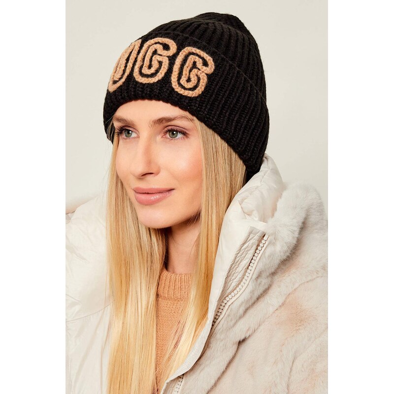 UGG Fes Chunky Crafted Rib Beanie 102345 0071 black - GLAMI.ro