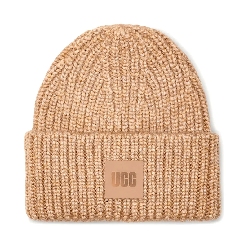 UGG Fes Chunky Rib Beanie 20061 00K4 camel - GLAMI.ro